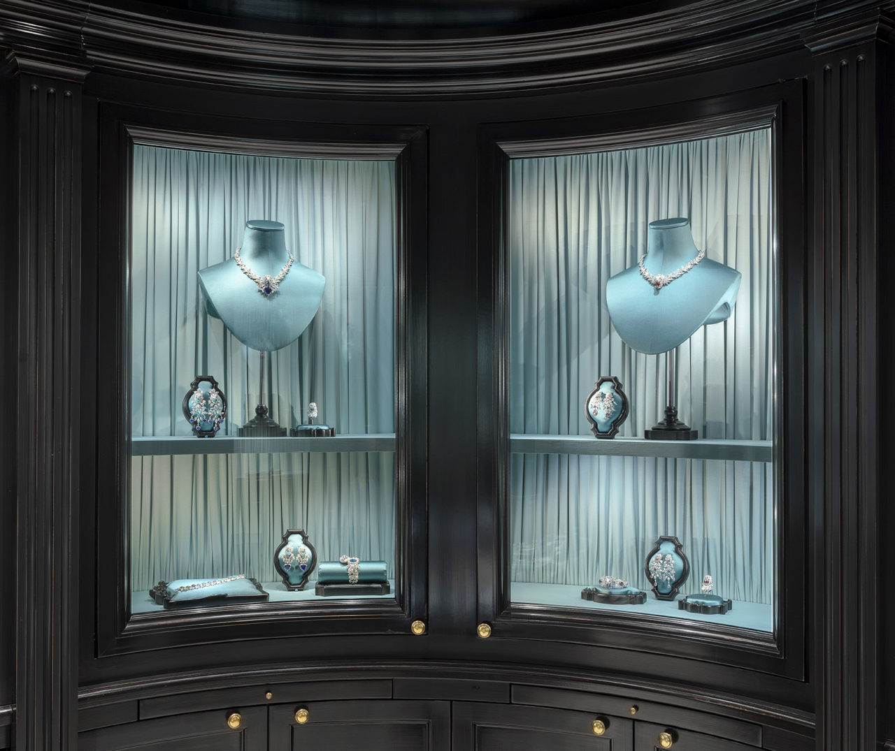 6 Must-Visit High-Jewelry Boutiques on Place Vendôme - Runway Square